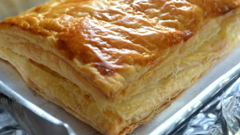 Massa folhada recheada: Receita simples e deliciosa!