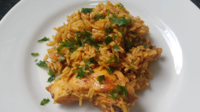 Arroz temperado com Frango: Receita simples e saborosa!