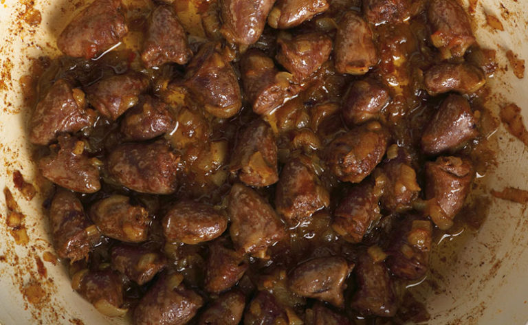 Coração de frango refogado: Sugestão pra você preparar em casa!